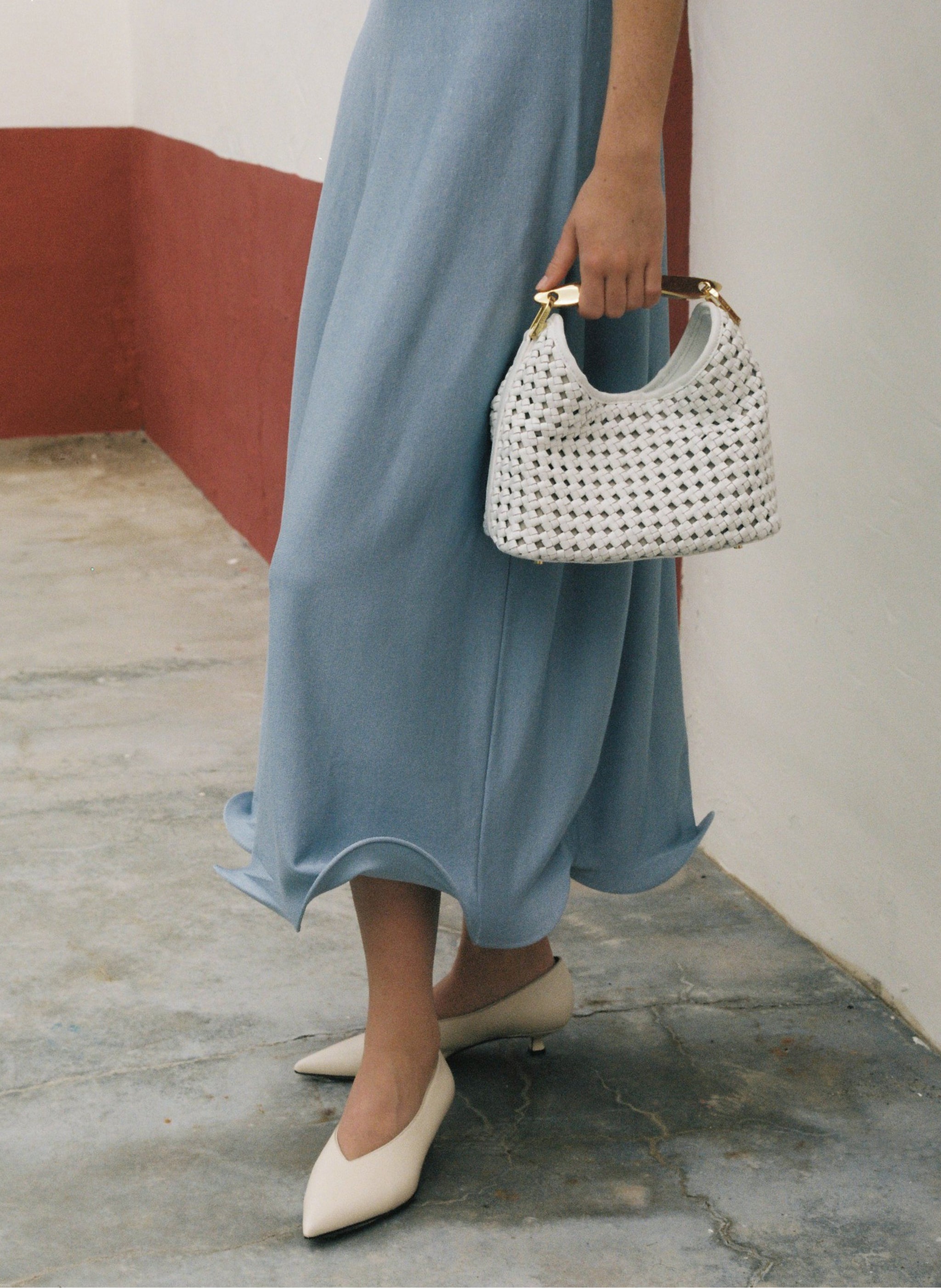 Small Boomerang Woven Leather White – Elleme